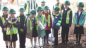 Minehead pupils bury time capsule | wsfp.co.uk