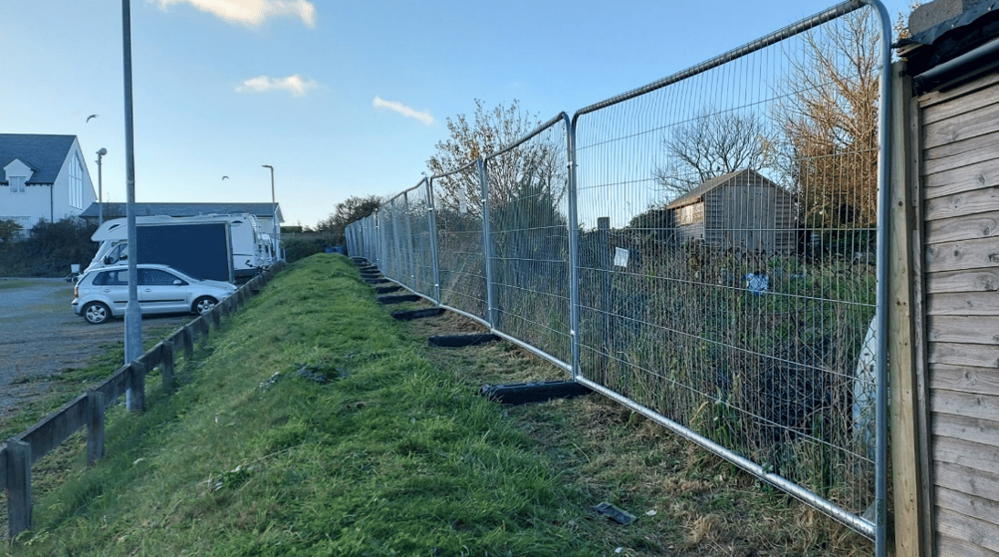 Warning to stay away from beach at Watchet as cliff fall expected soon ...