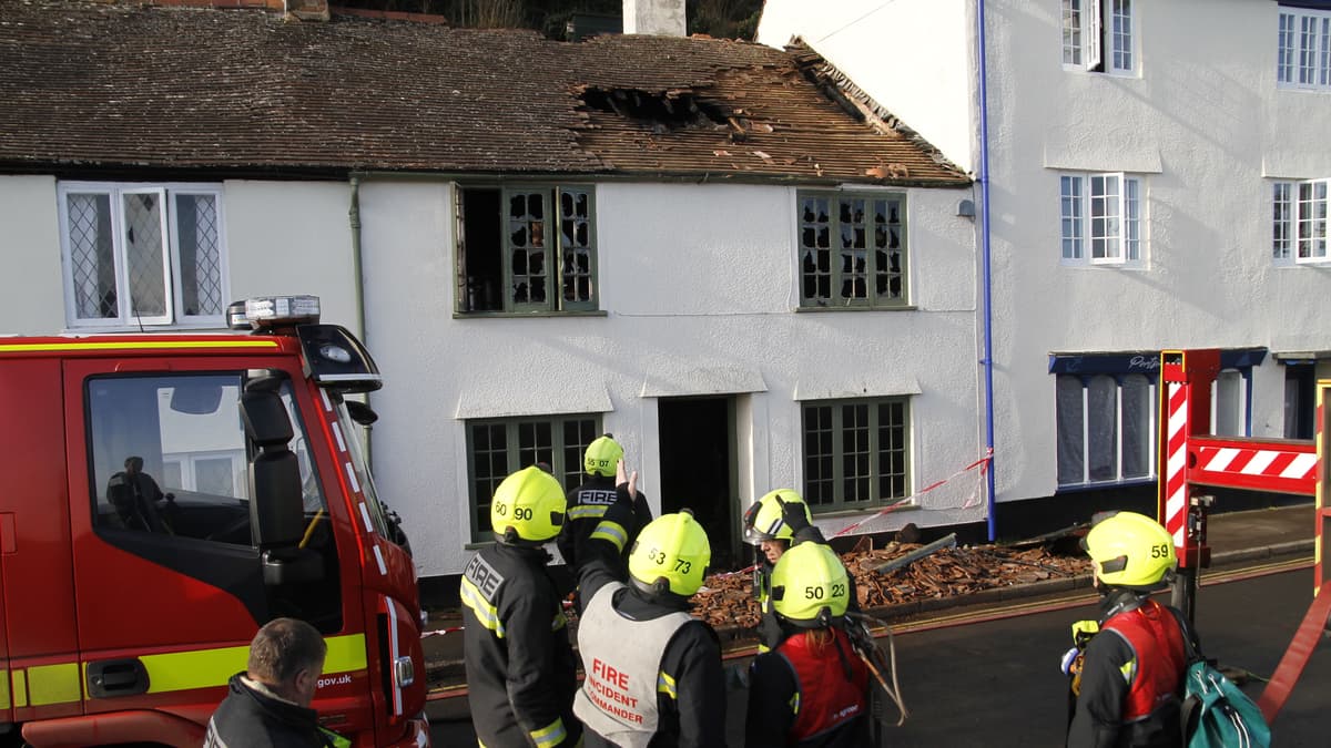 Historic Minehead cottage wrecked by early morning major blaze | wsfp.co.uk