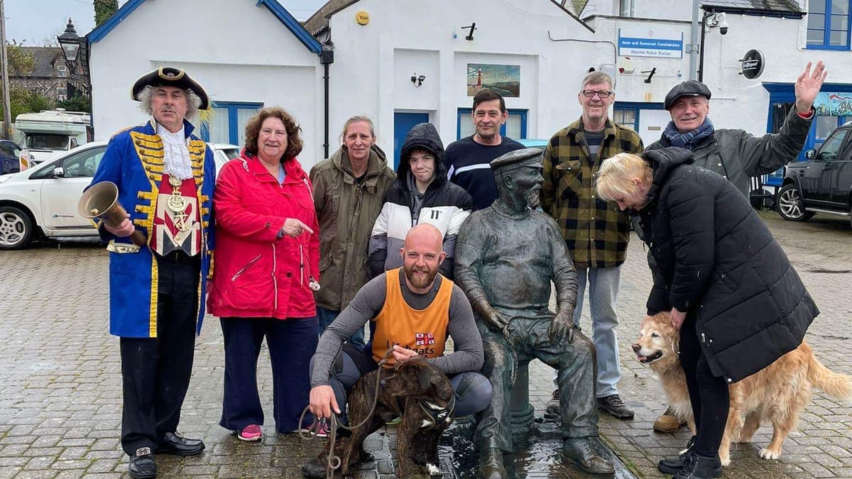 RNLI coastal walker Tim Jones and dog Monty grateful for hospitality ...
