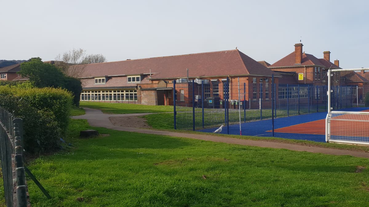 Minehead Middle School slated by Government education inspectors | wsfp ...