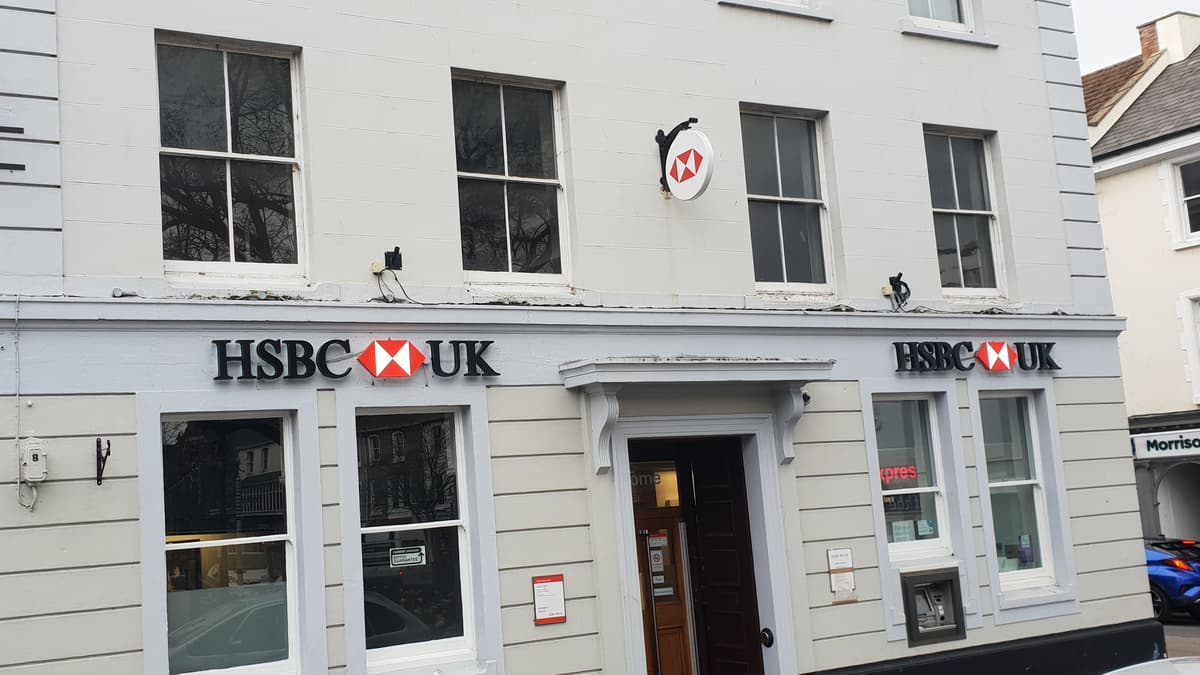 Pop-up bank branch replacing HSBC after Minehead closure | wsfp.co.uk