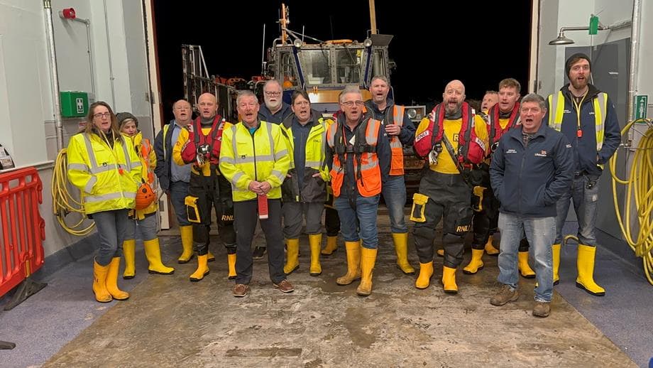 Minehead Lifeboat Station's DZ Buoys lay down challenge to mark charity ...