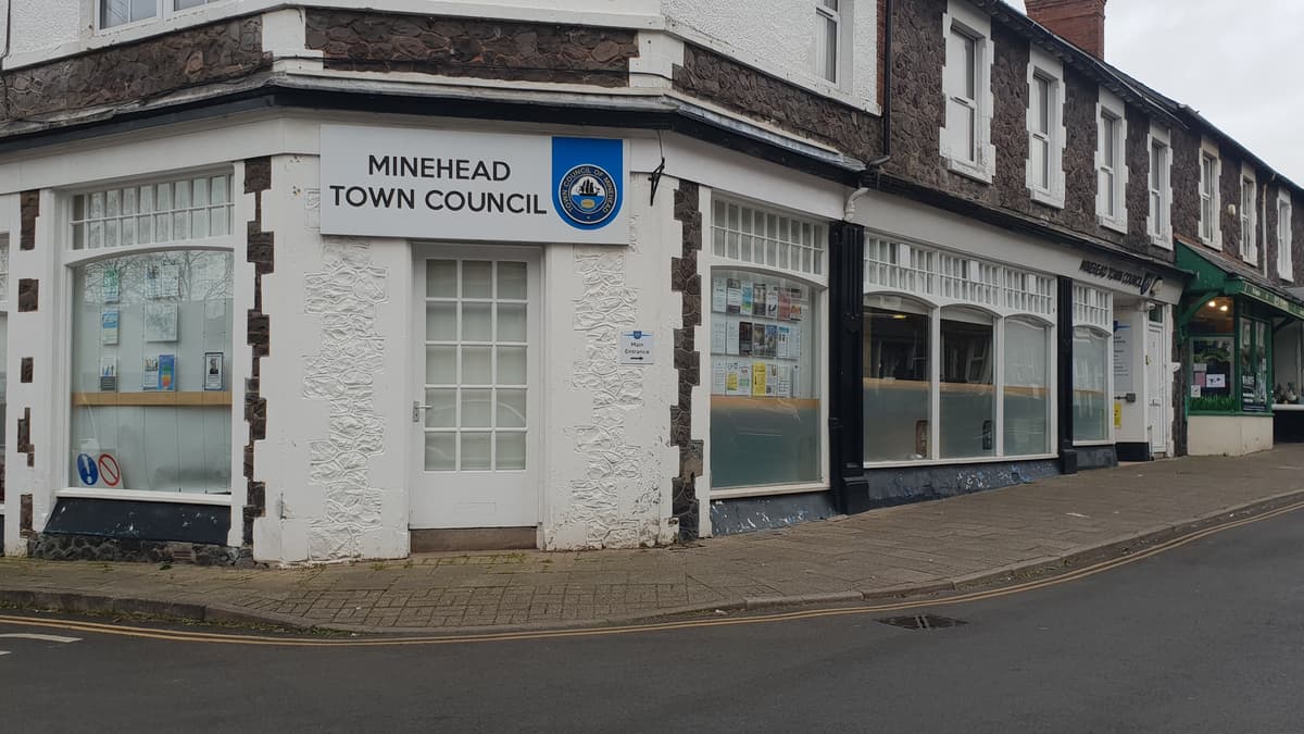 Minehead town councillors want to meet and hear from local residents ...