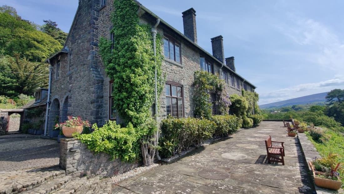 Bossington Hall's Guy and Annie Dewdney collect tourism award from ...