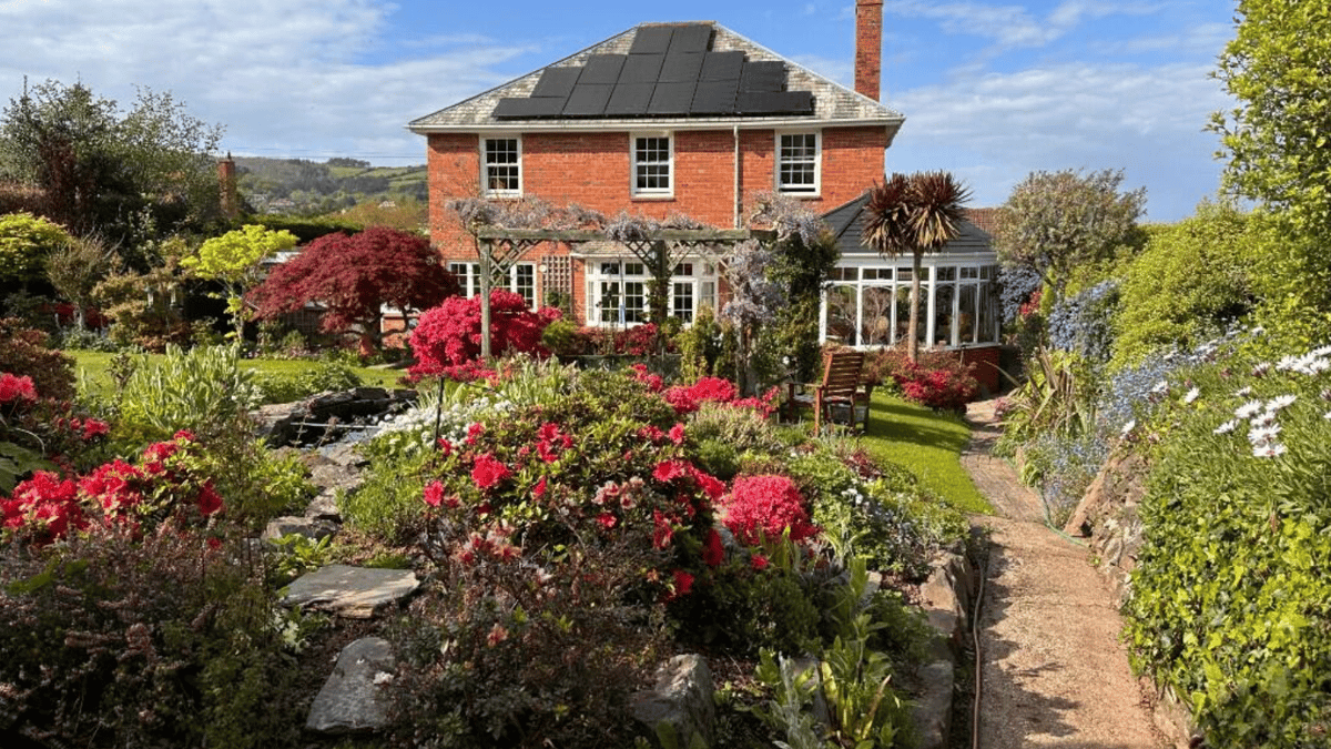 Detached five bedroom family home comes to market in Minehead suburb ...