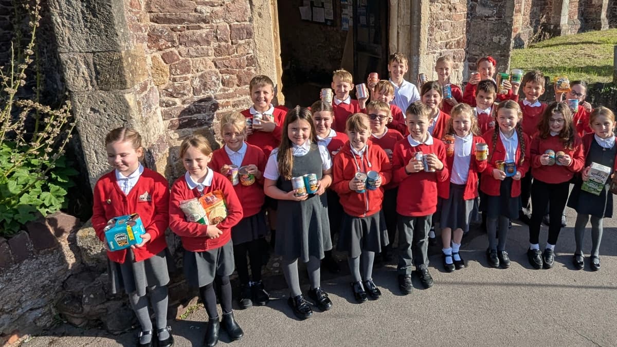 Children at Dunster First School celebrated this year's harvest | wsfp ...