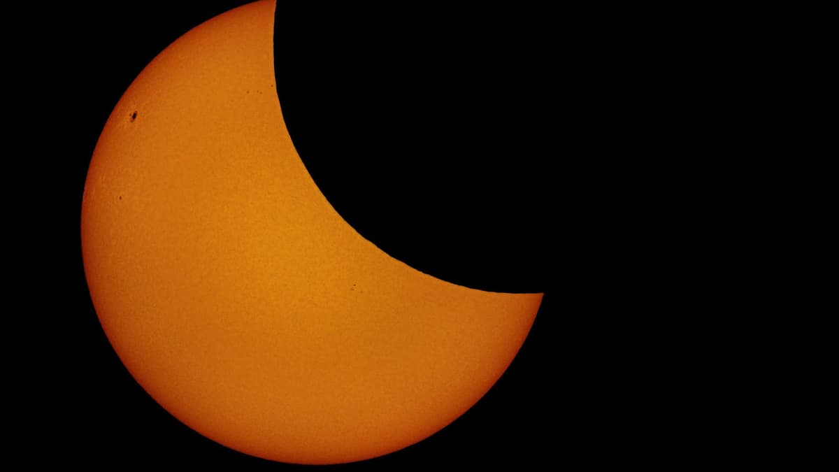 Free Press reader Tim Wetherell captures spectacular partial solar ...