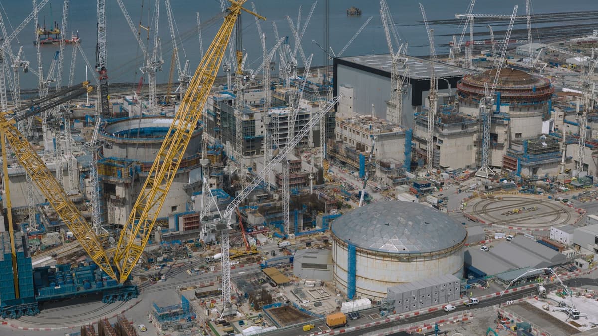 New video shows Hinkley Point C ready for second nuclear reactor dome ...