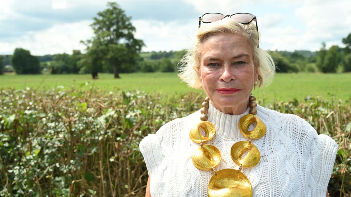 MP Rachel Gilmour wants Government timeframe for closing trail hunting ...