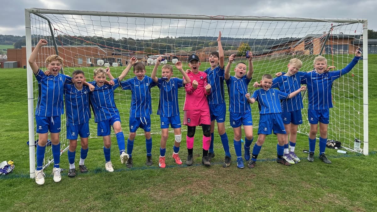 Minehead Under 12s gain shock win over leaders Grove | wsfp.co.uk