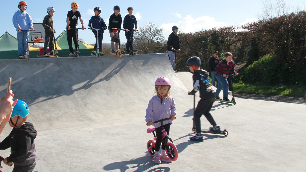 Hundreds try out Watchet's new wheeled park after official opening ...